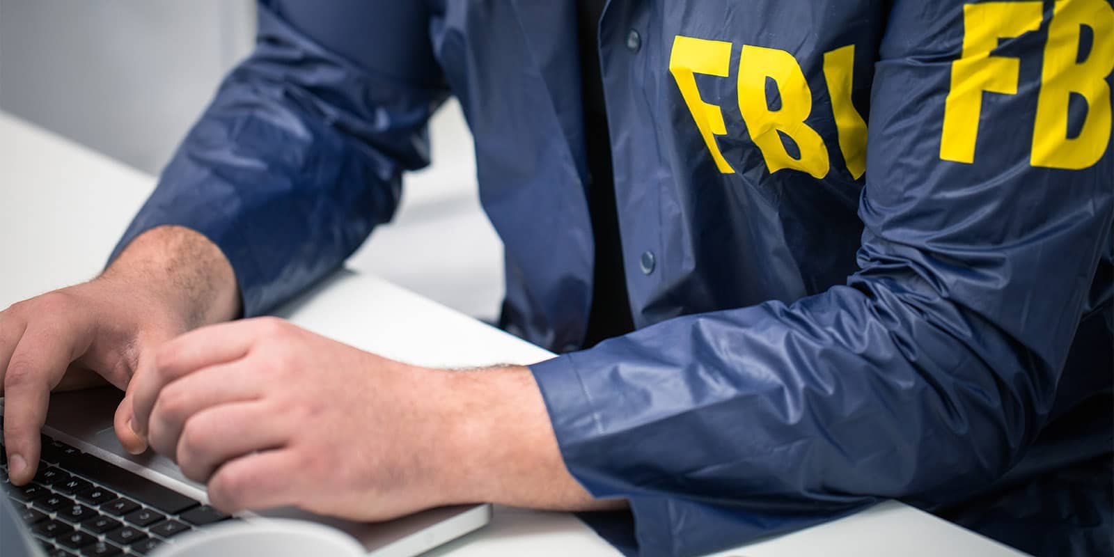 FBI ‘zeer bezorgd’ over end-to-end encryptieplannen Apple - VPNGids.nl